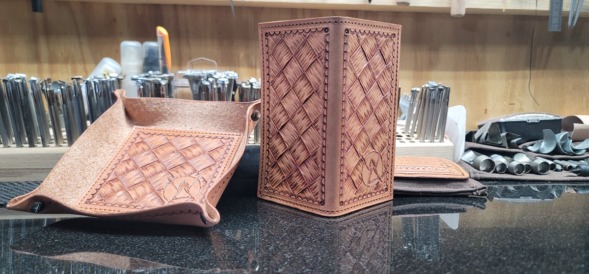 Wallets and Everyday Carry Gear – Old West Armory